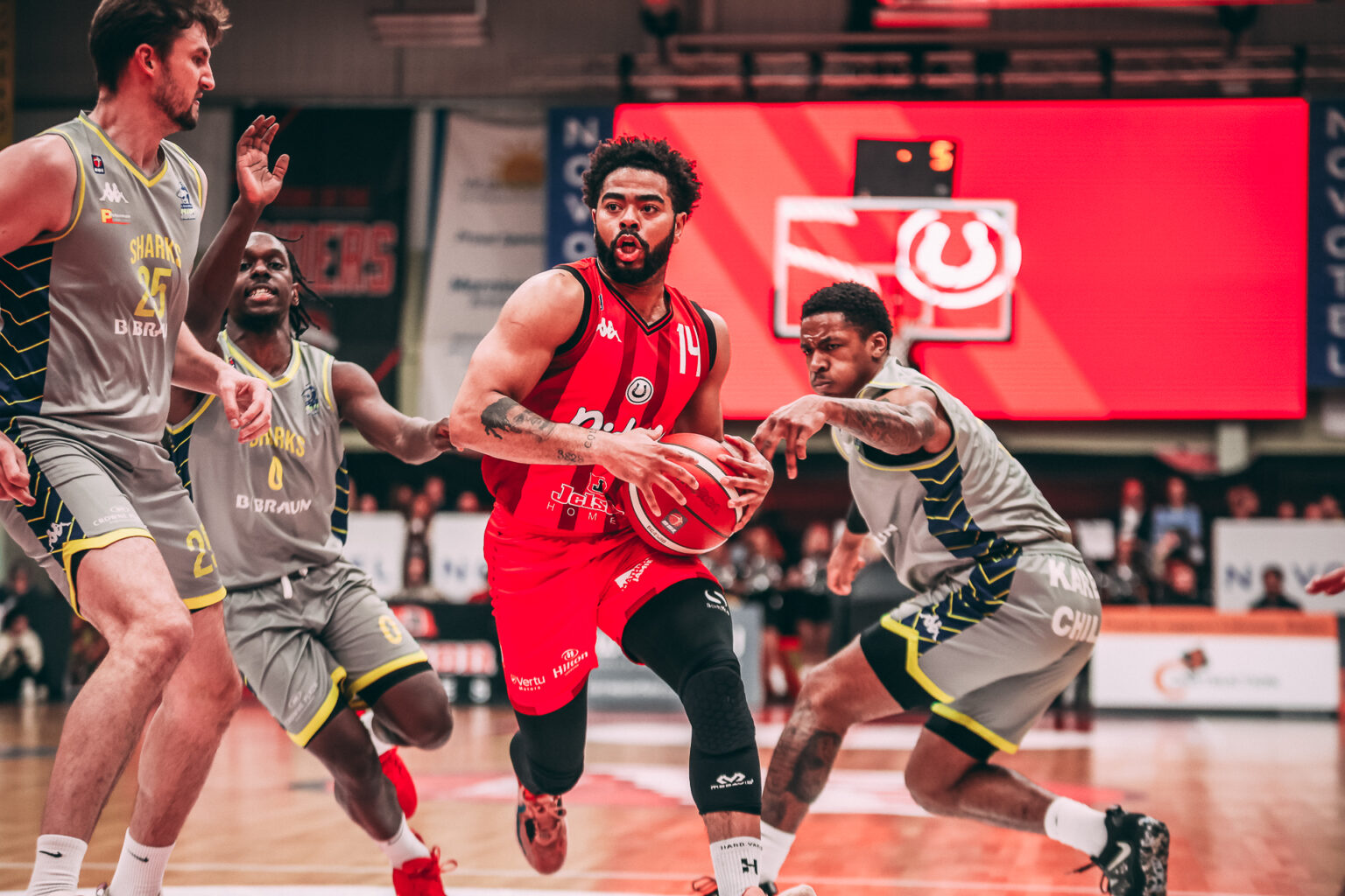Riders see out gritty win - Leicester Riders