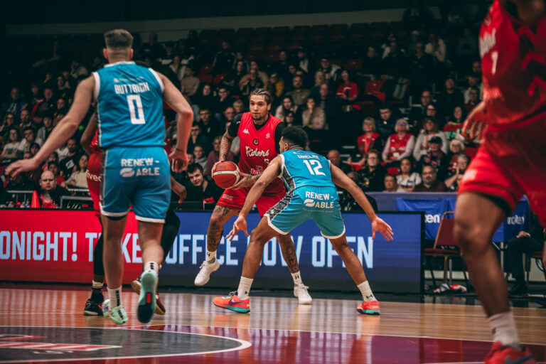 Report: Riders win a battle against Gladiators - Leicester Riders